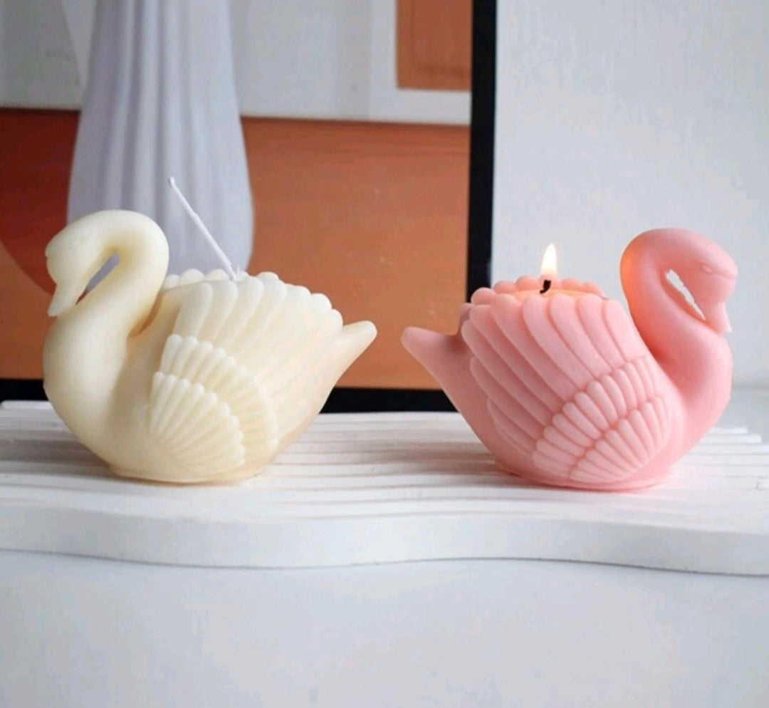 Swan candle – Serene Glow Candles